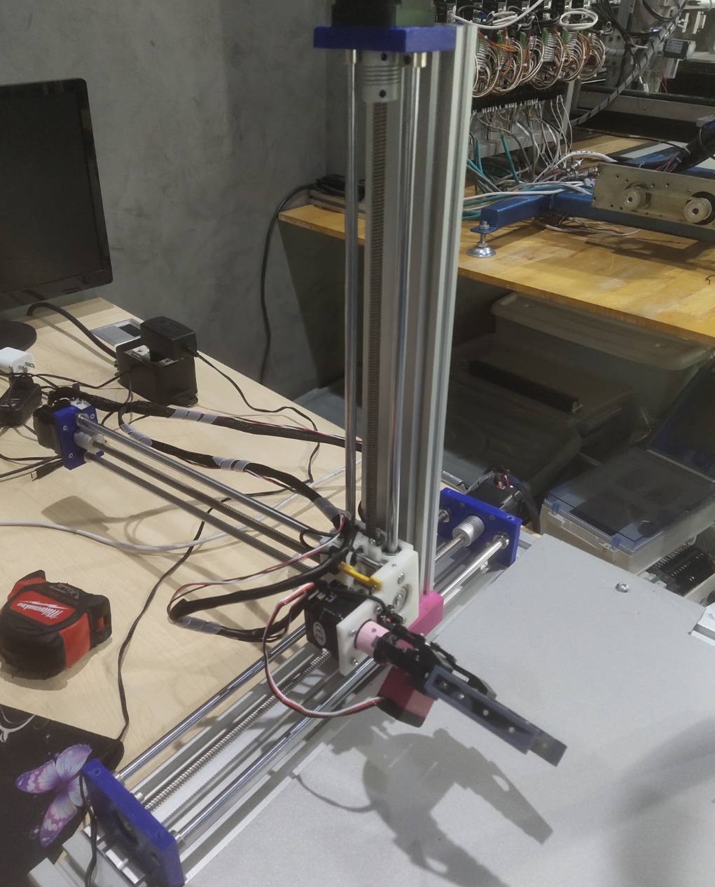 Robot Arm solve Rubik’s Cube – Human-Computer Interface Laboratory